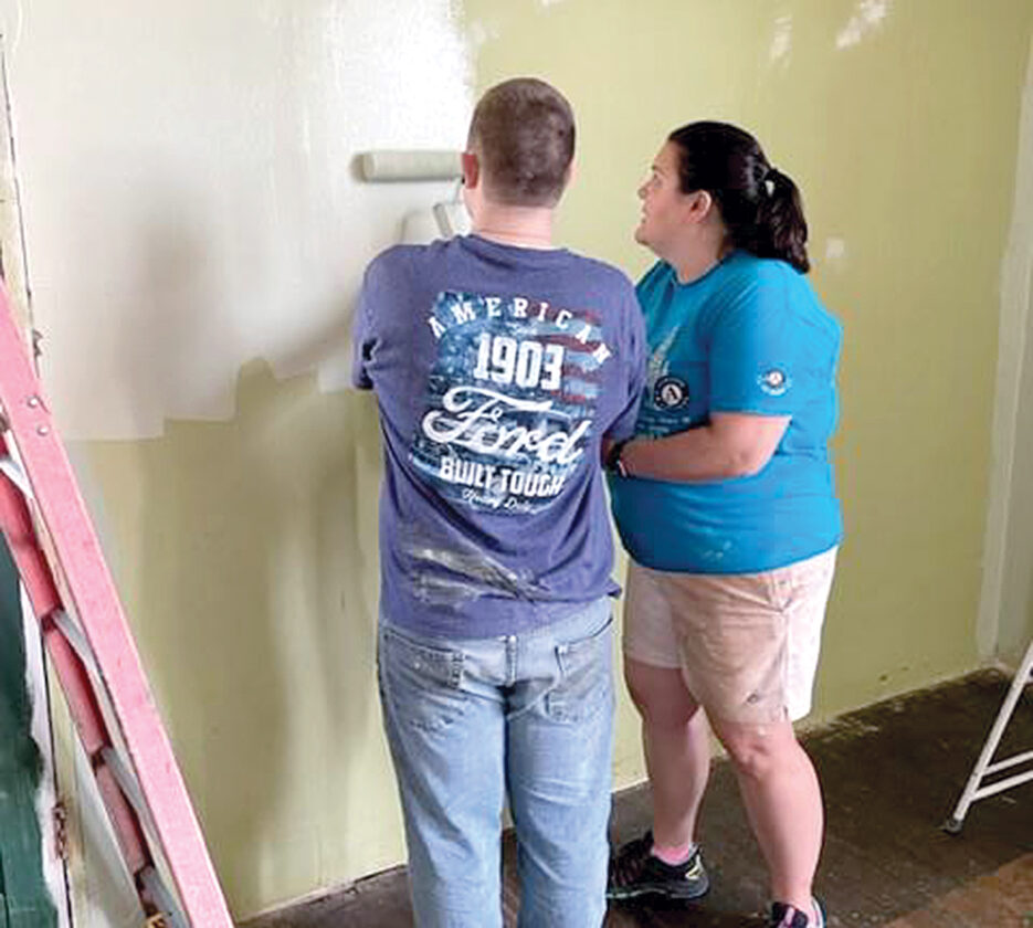 4-H Teen Leaders fix up old schoolhouse | News, Sports, Jobs - The ...